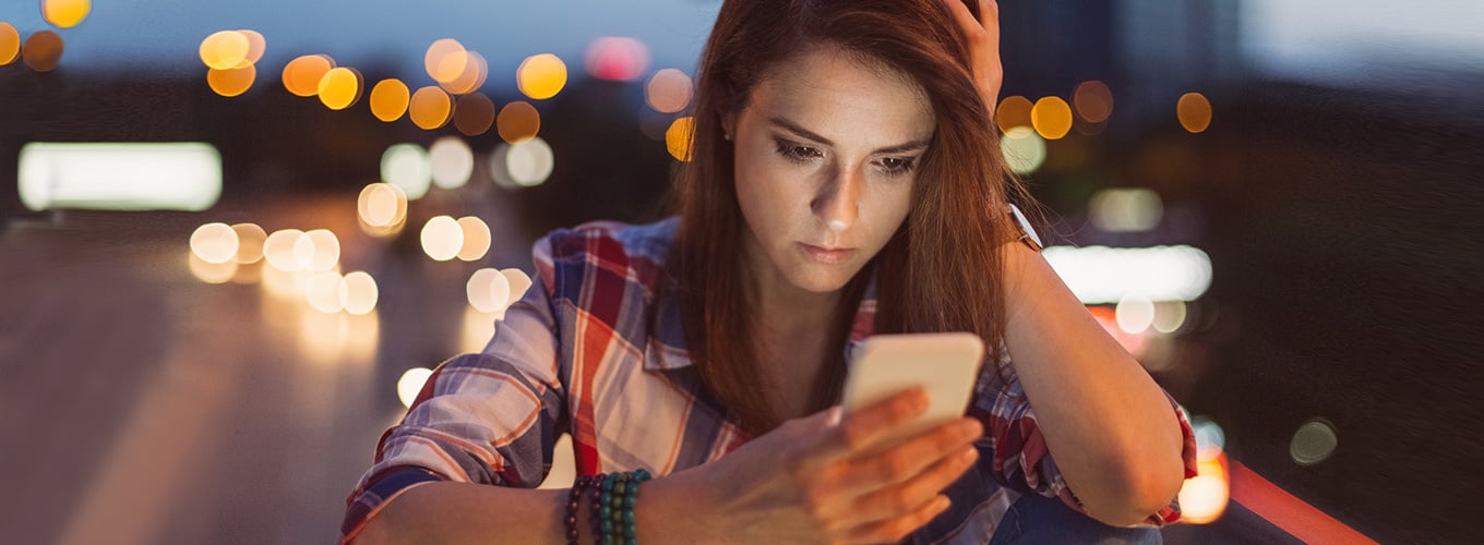 Qu’est-ce que le cyberharcèlement ? | Définition et exemples